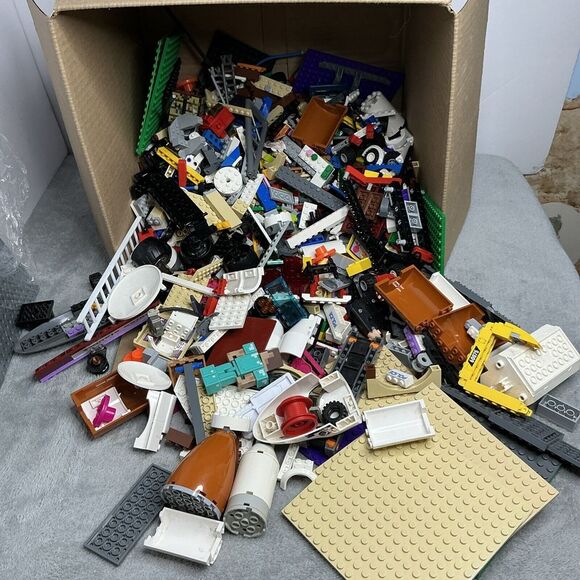 Lego | Toys | Lego Bulk Lot 8 Lb Loose Bricks Parts Pieces Genuine Lego ...